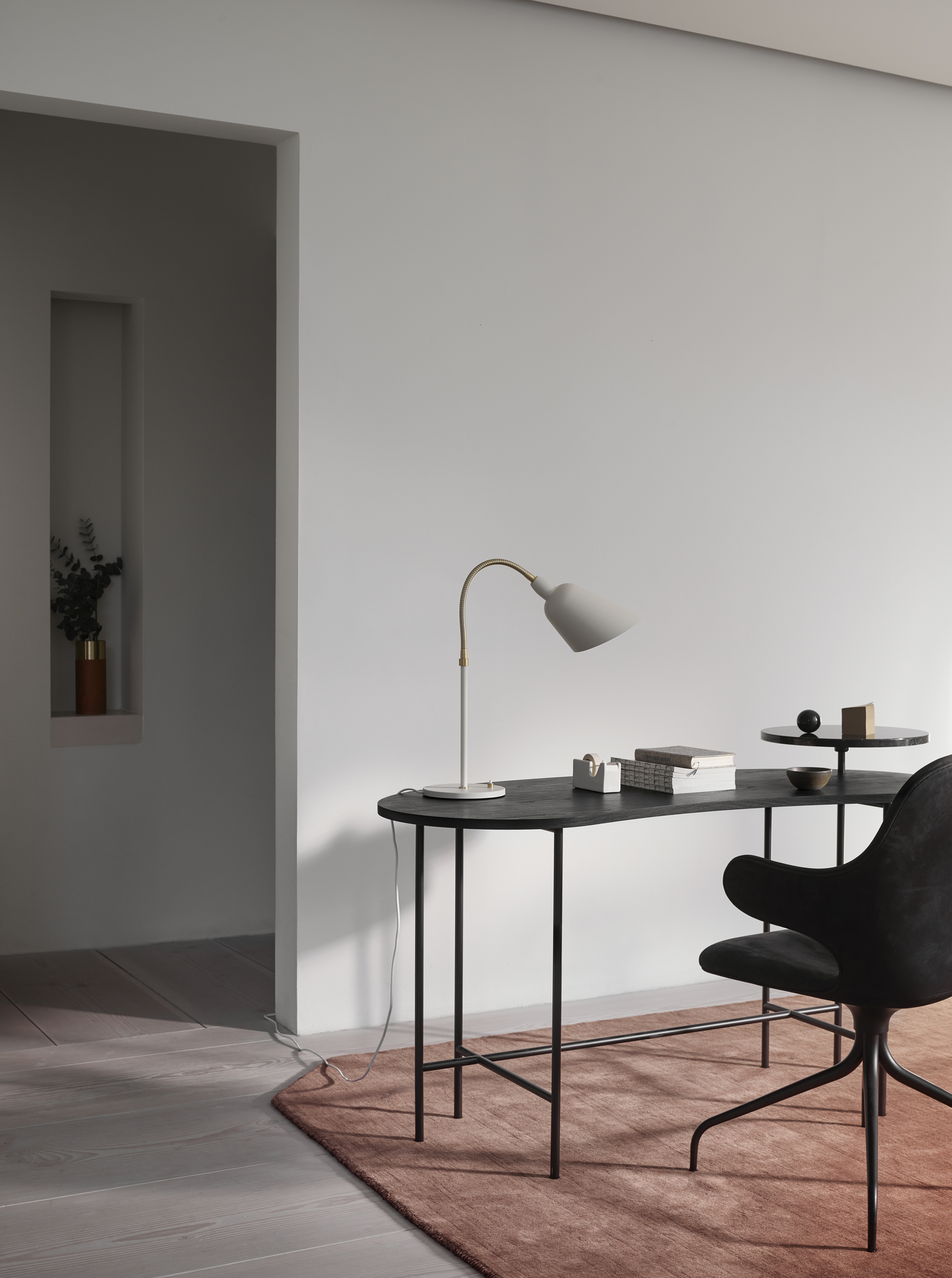 Palette Desk JH9, Black Ash / Nero Marquina – Wool