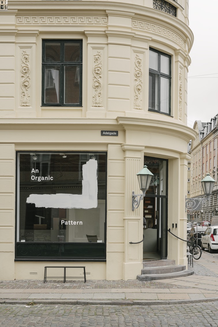 Adam Bench Mono, Black L1200 – Wool