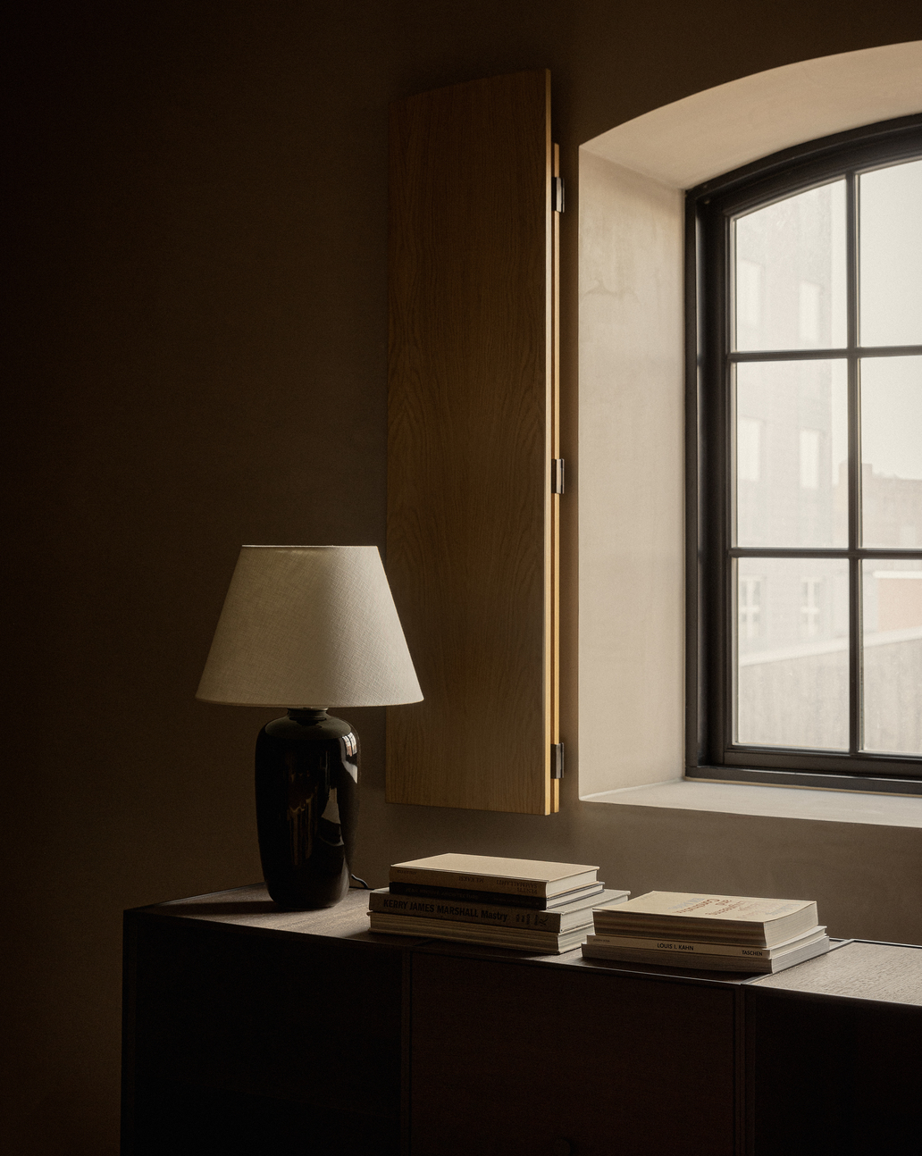 Torso Table Lamp, Black, 57 – Wool