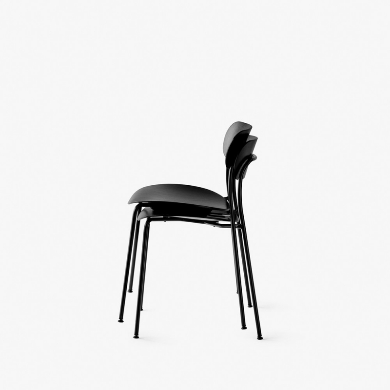 Pavilion Chair AV1, Black Base / Black Oak – Wool
