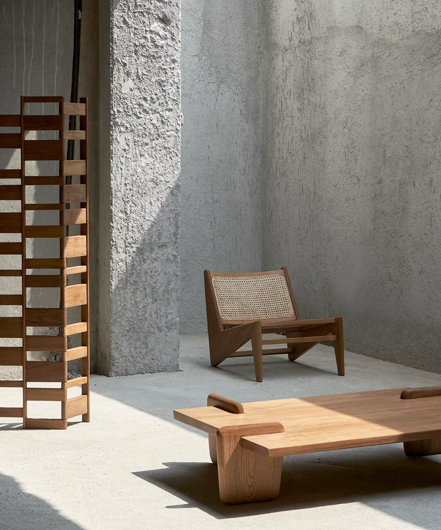 Kangaroo Chair, Natural Teak / Dark Stained Teak – Wool