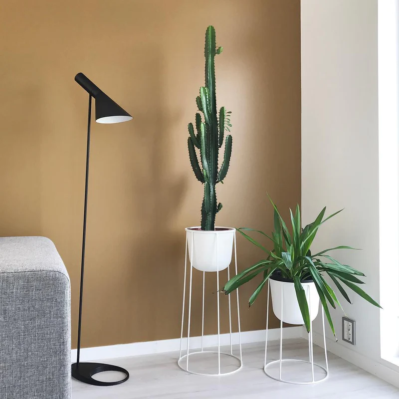 Wire Base, 606, White – Wool