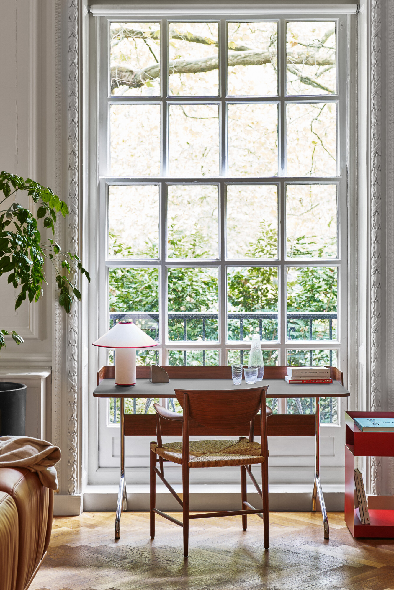 Drawn HM4, With Armrest, Natural Paper Cord / Walnut – Wool