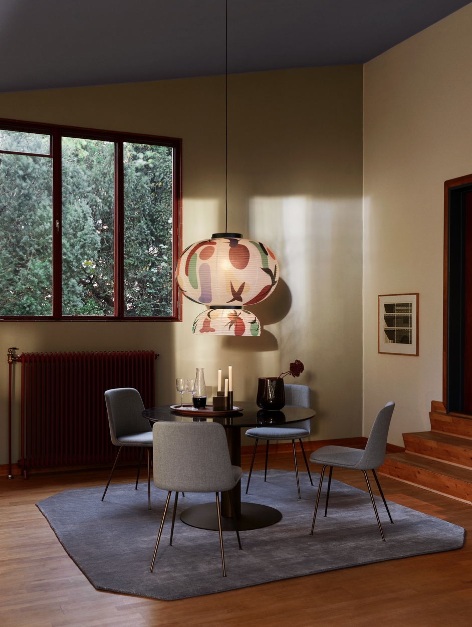 In Between Dining Table SK12, Marble Table Top / Bronzed Center Base – Wool