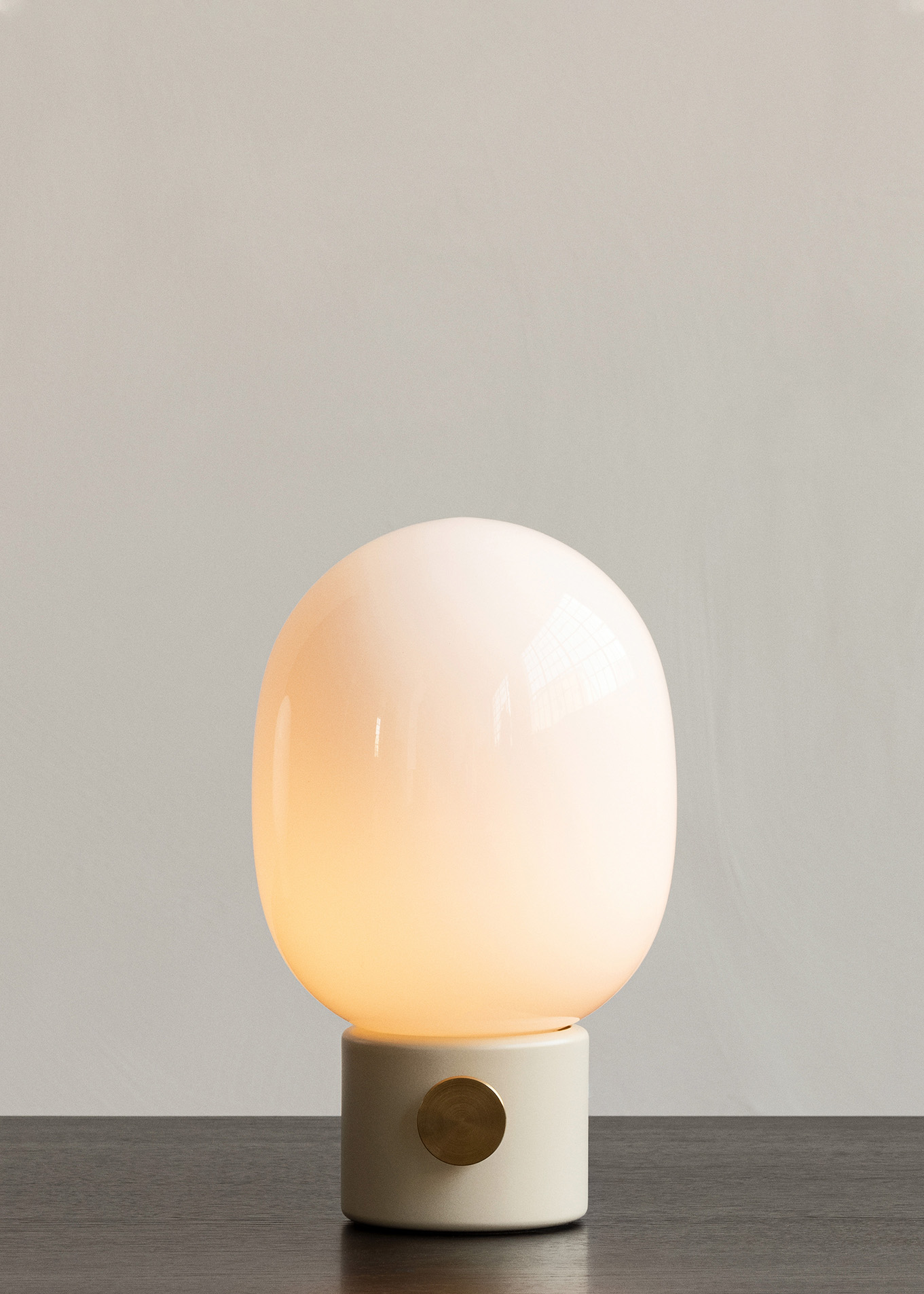 JWDA Table Lamp, Alabaster White – Wool