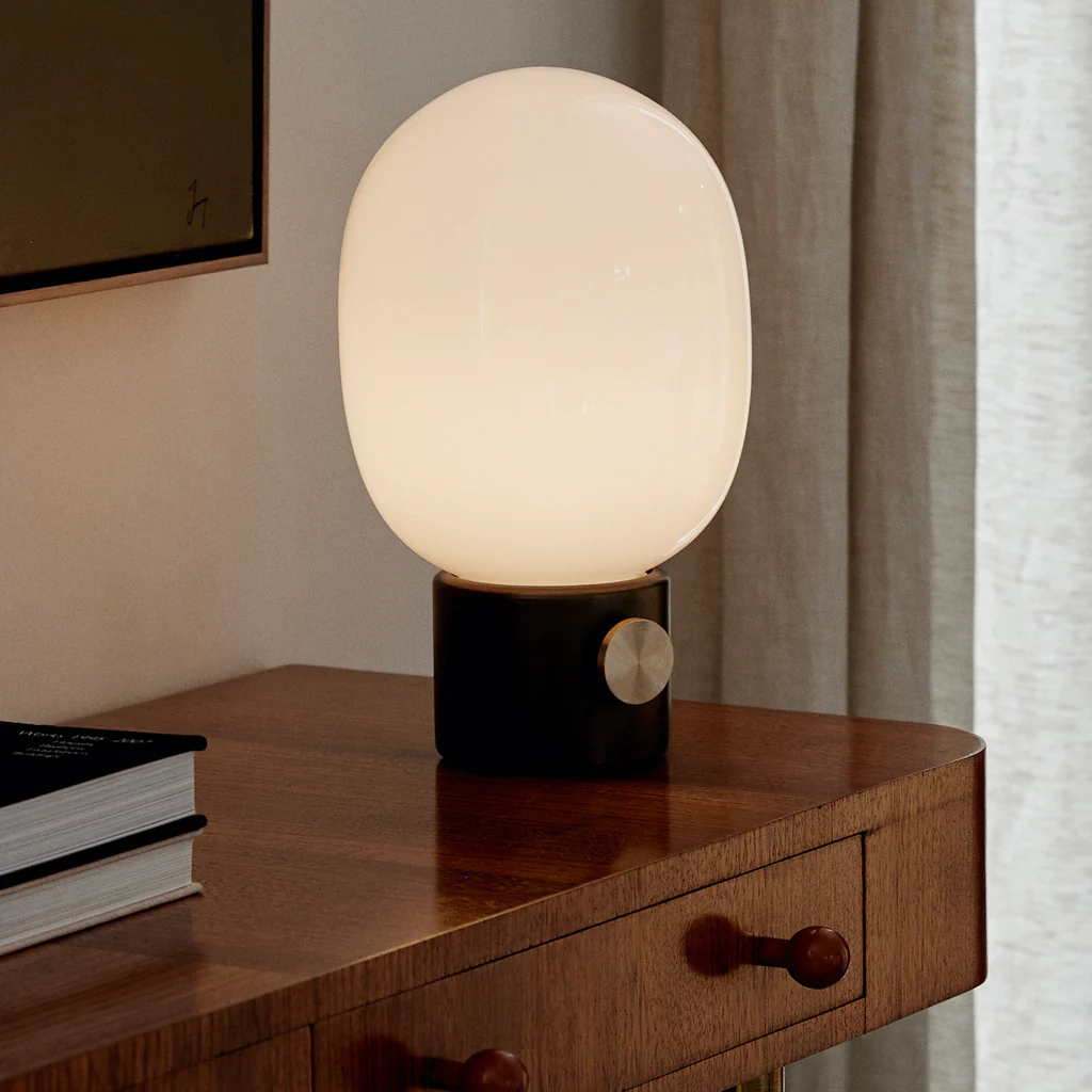 JWDA Table Lamp, Bronzed Brass – Wool