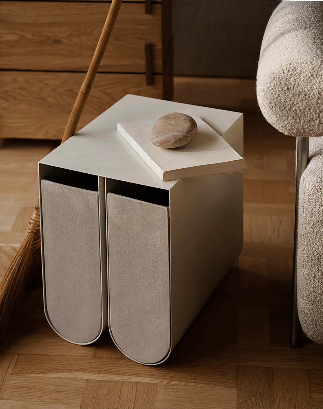 Curved Side Table – Wool