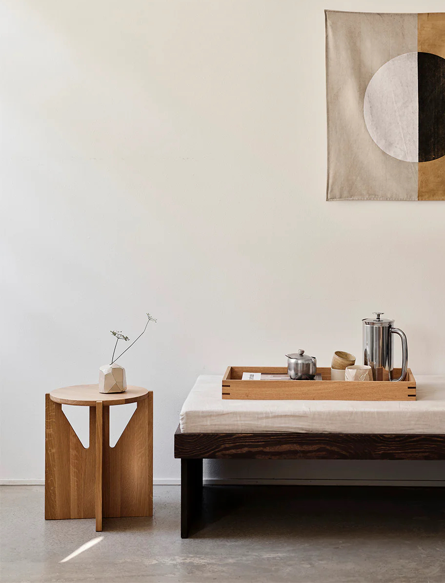 Simple Stool, Oak – Wool