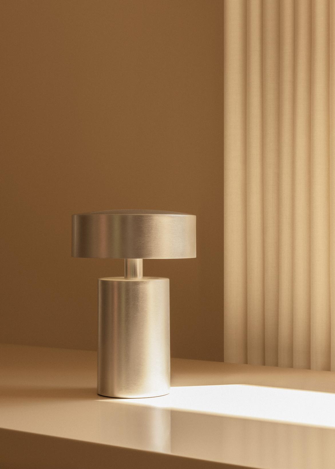 Column Table Lamp, Portable, Aluminium – Wool