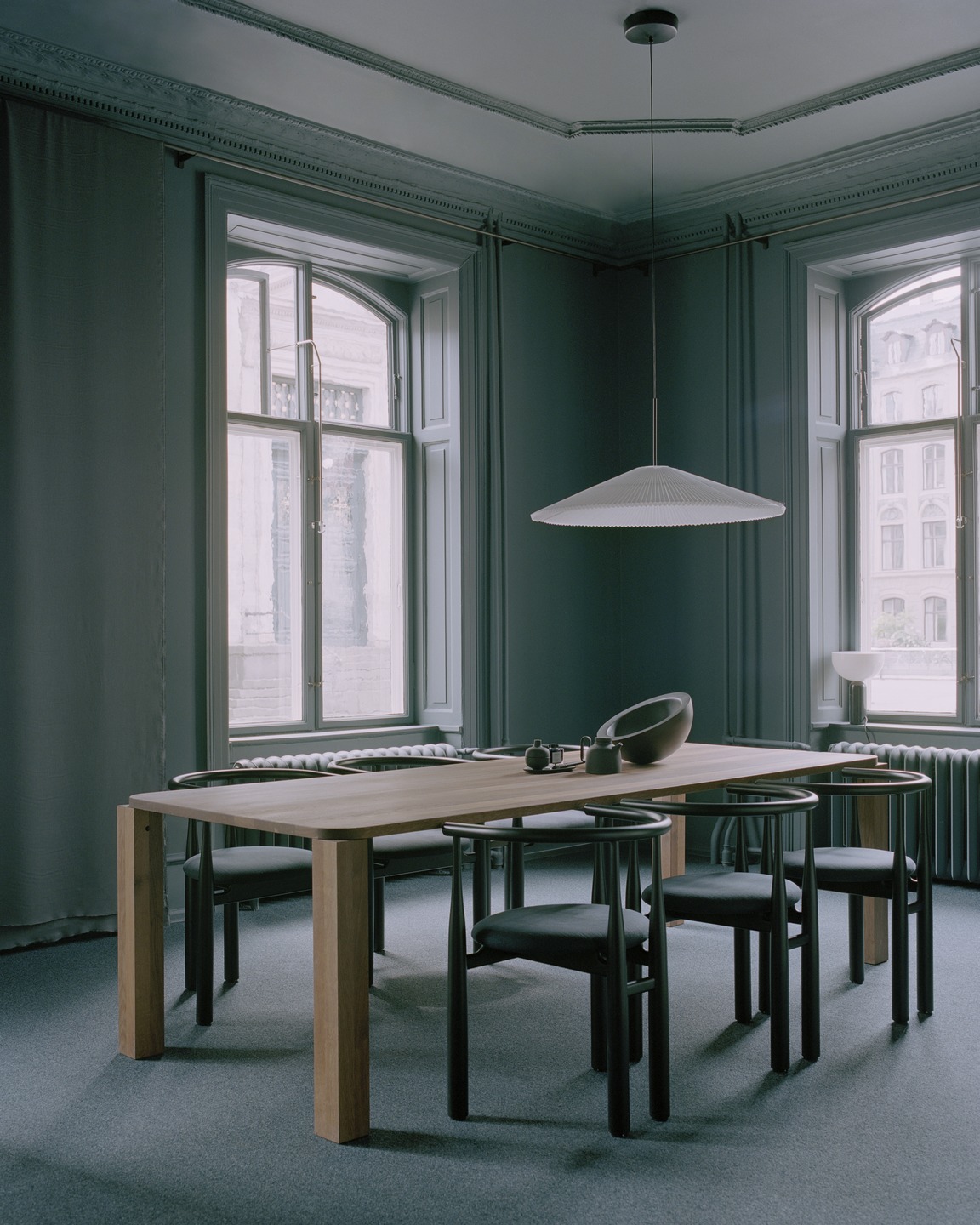 Atlas Dining Table 250×95, Oak – Wool