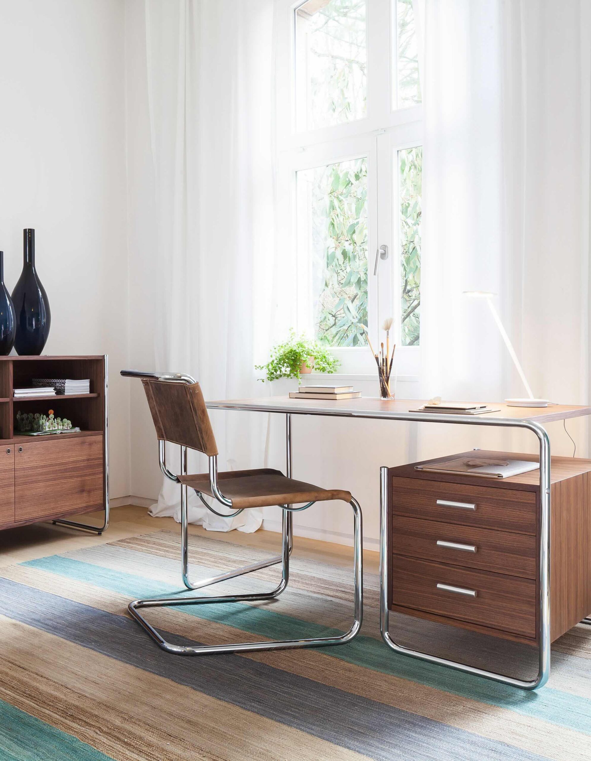 S33 Cantilever Chair, Chrome-plated Frames, Leather Seat/Back – Wool