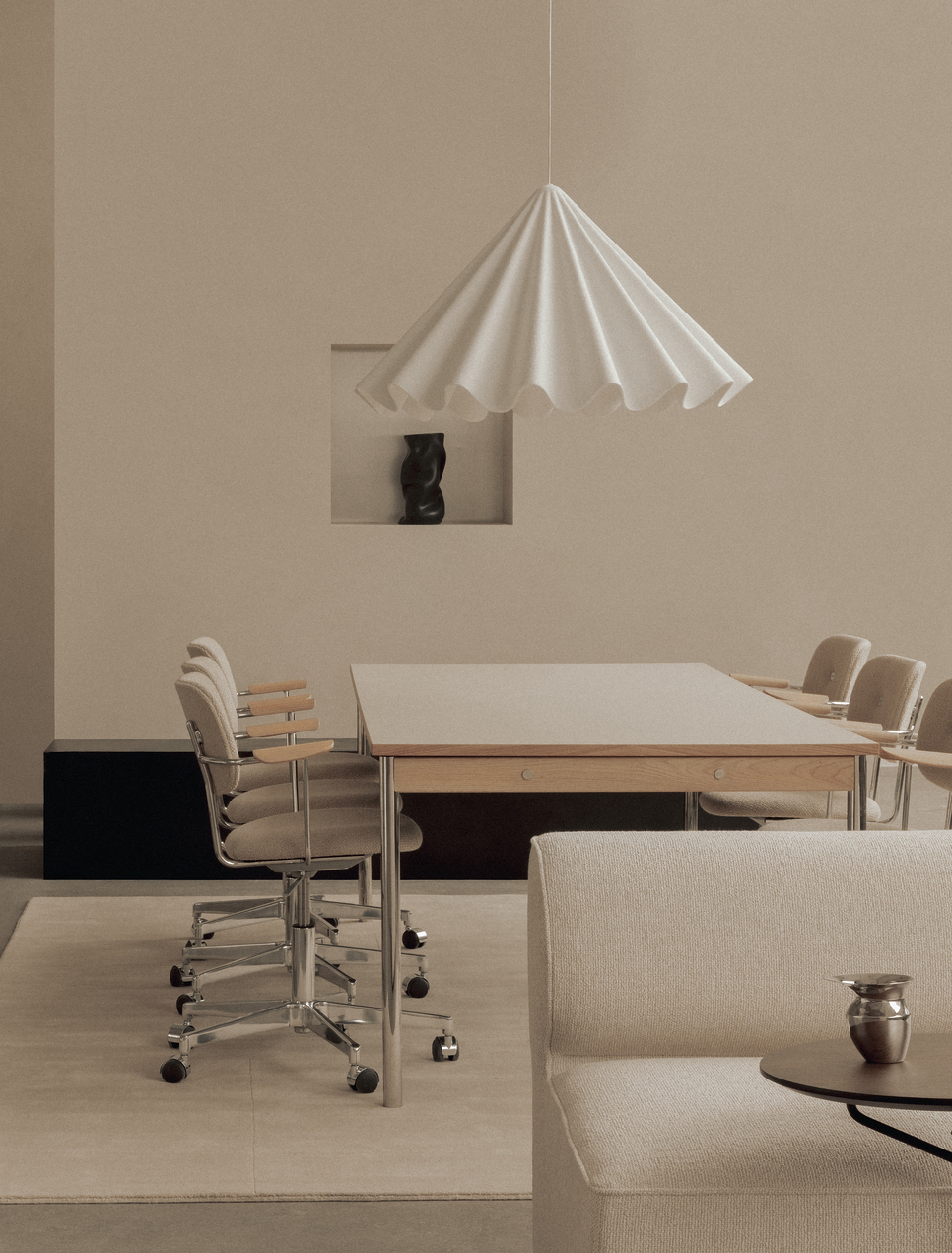 Co Table, 240×100 cm, Chrome Steel / Creme Laminate – Wool