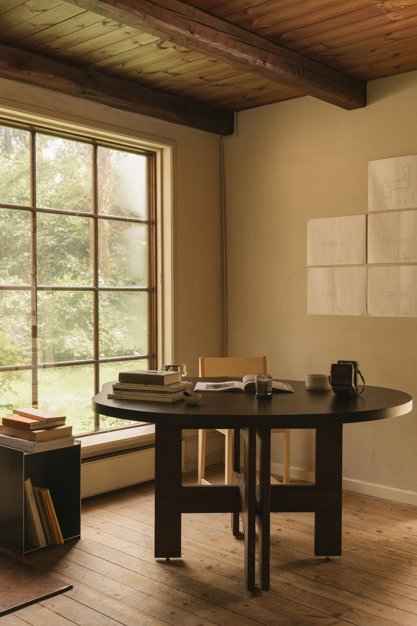 Farmhouse Trestle Table, Pond, Dark Oak – Wool