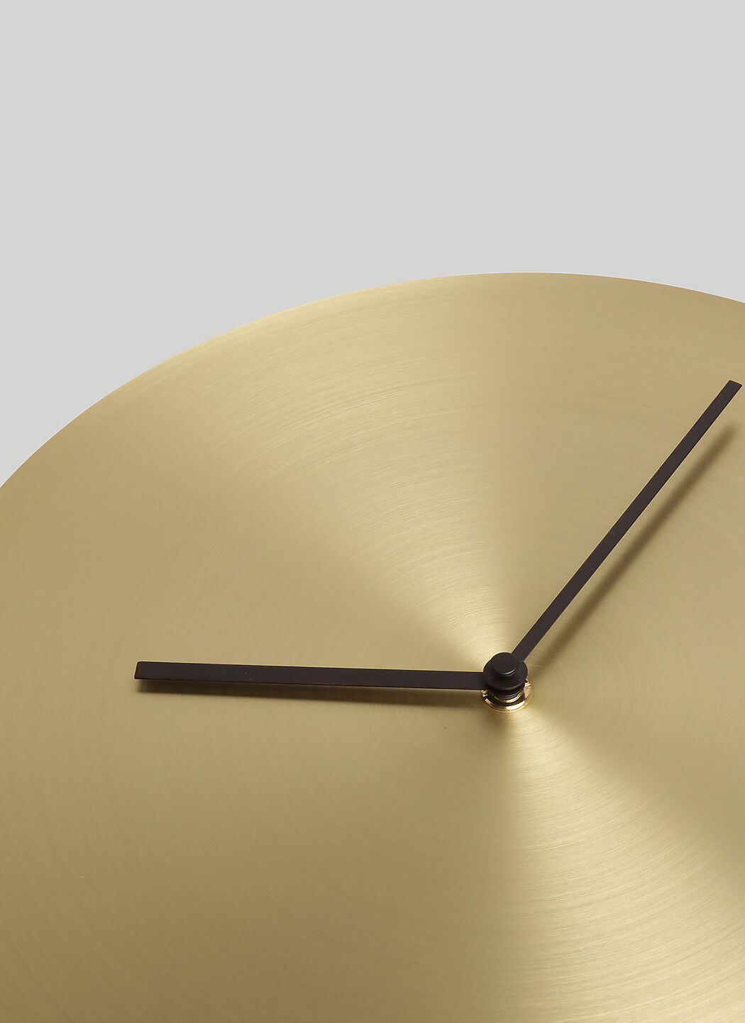 Norm Wall Clock, Brushed Brass – Wool