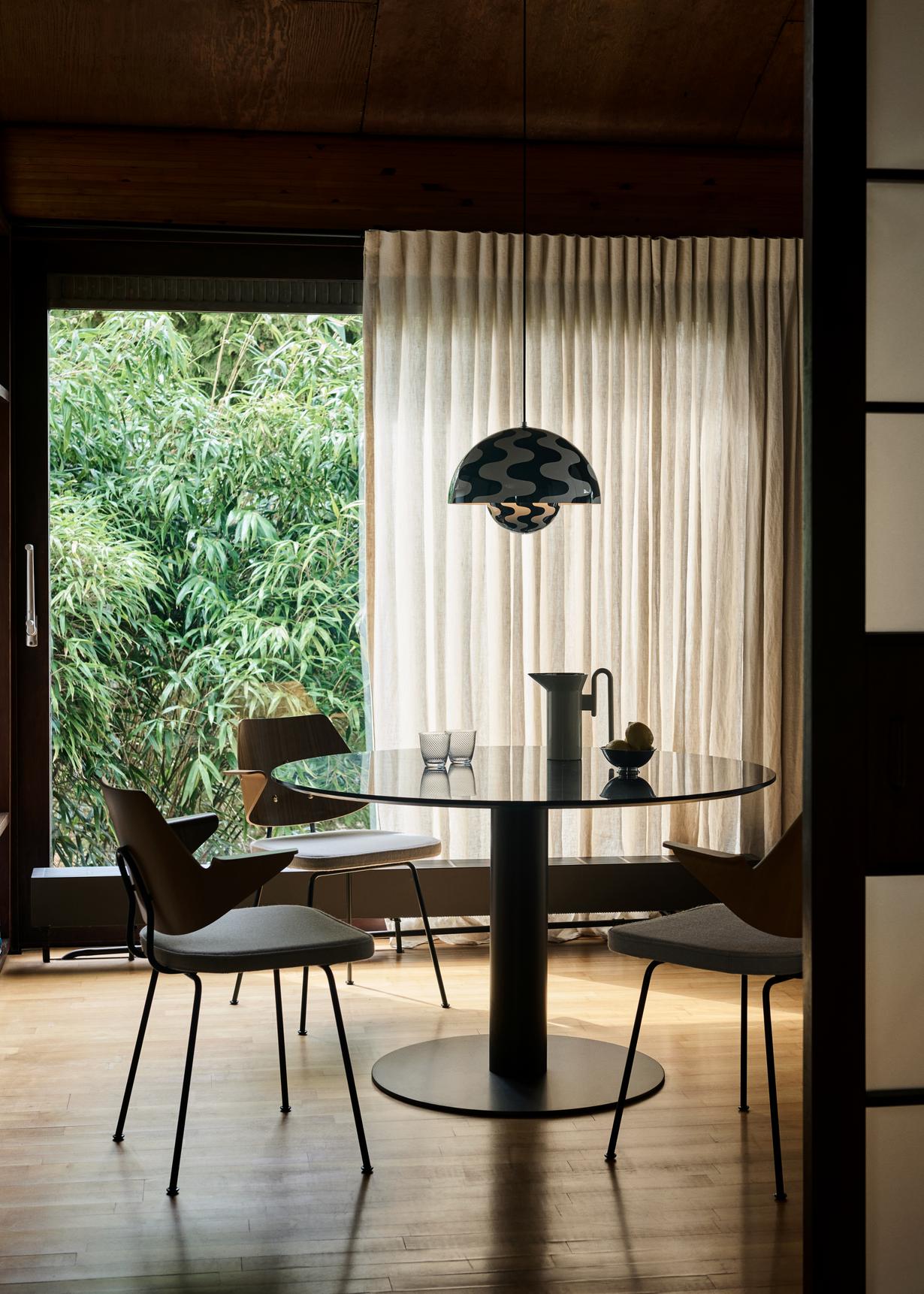 In Between Dining Table SK12, Marble Table Top / Bronzed Center Base – Wool