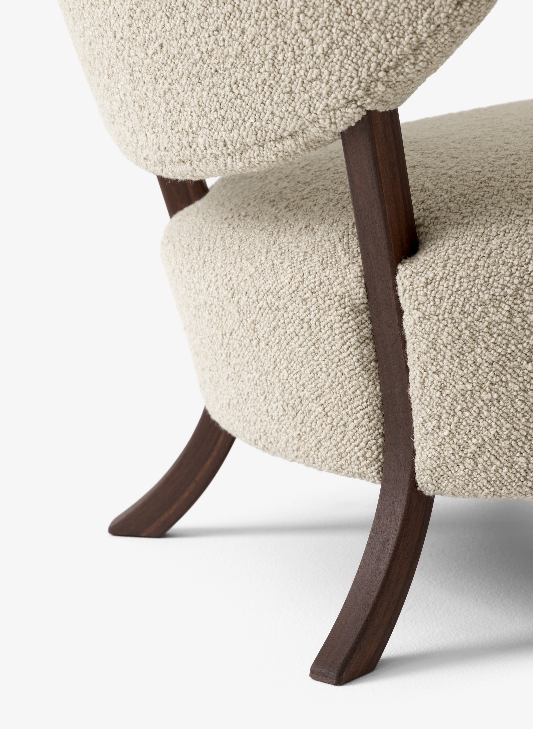 Wulff Lounge Chair ATD2, Karakorum 003 / Walnut – Wool