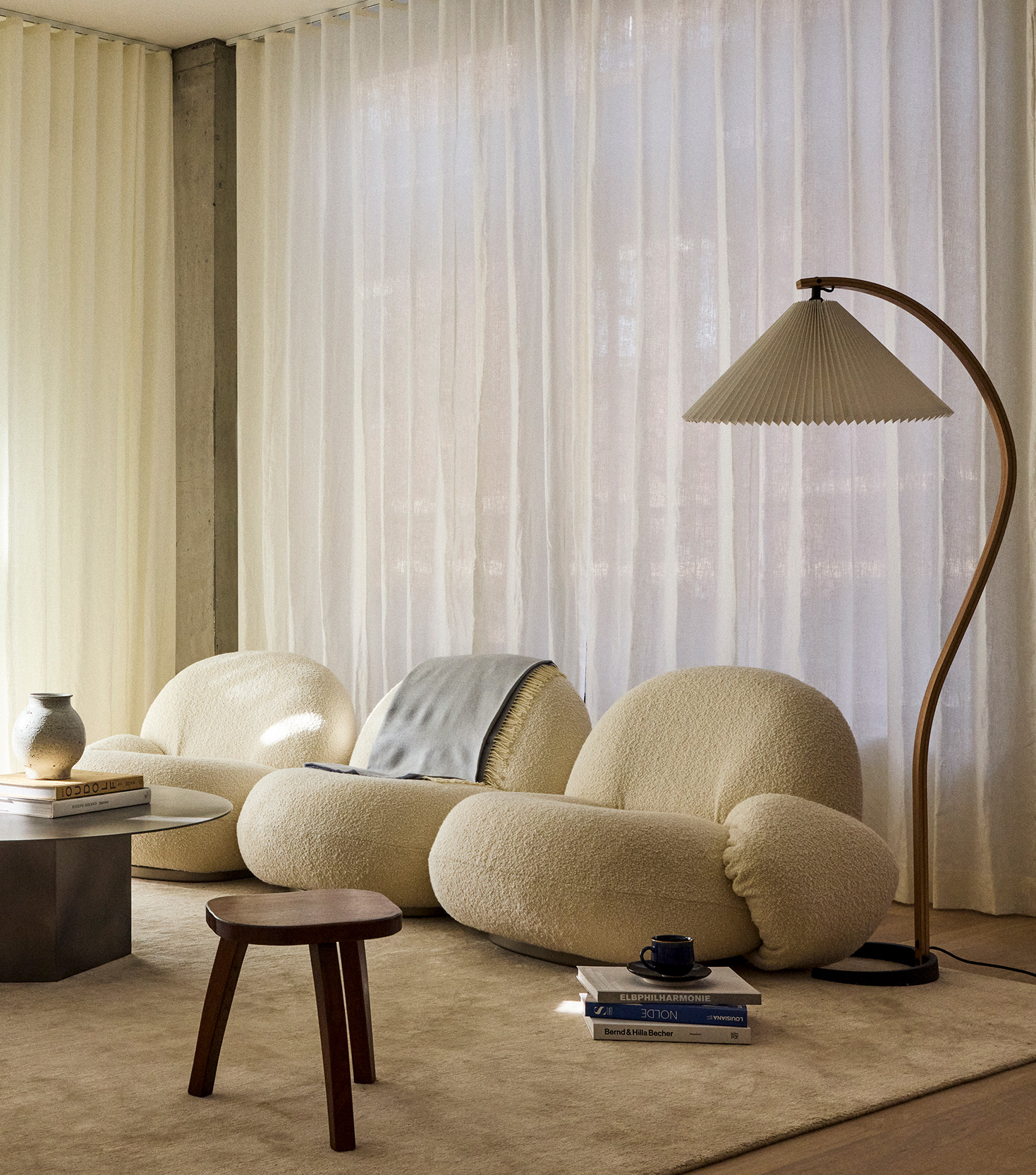 Pacha Sofa, 3 Seater with Armrests, Pearl Gold Base – Wool