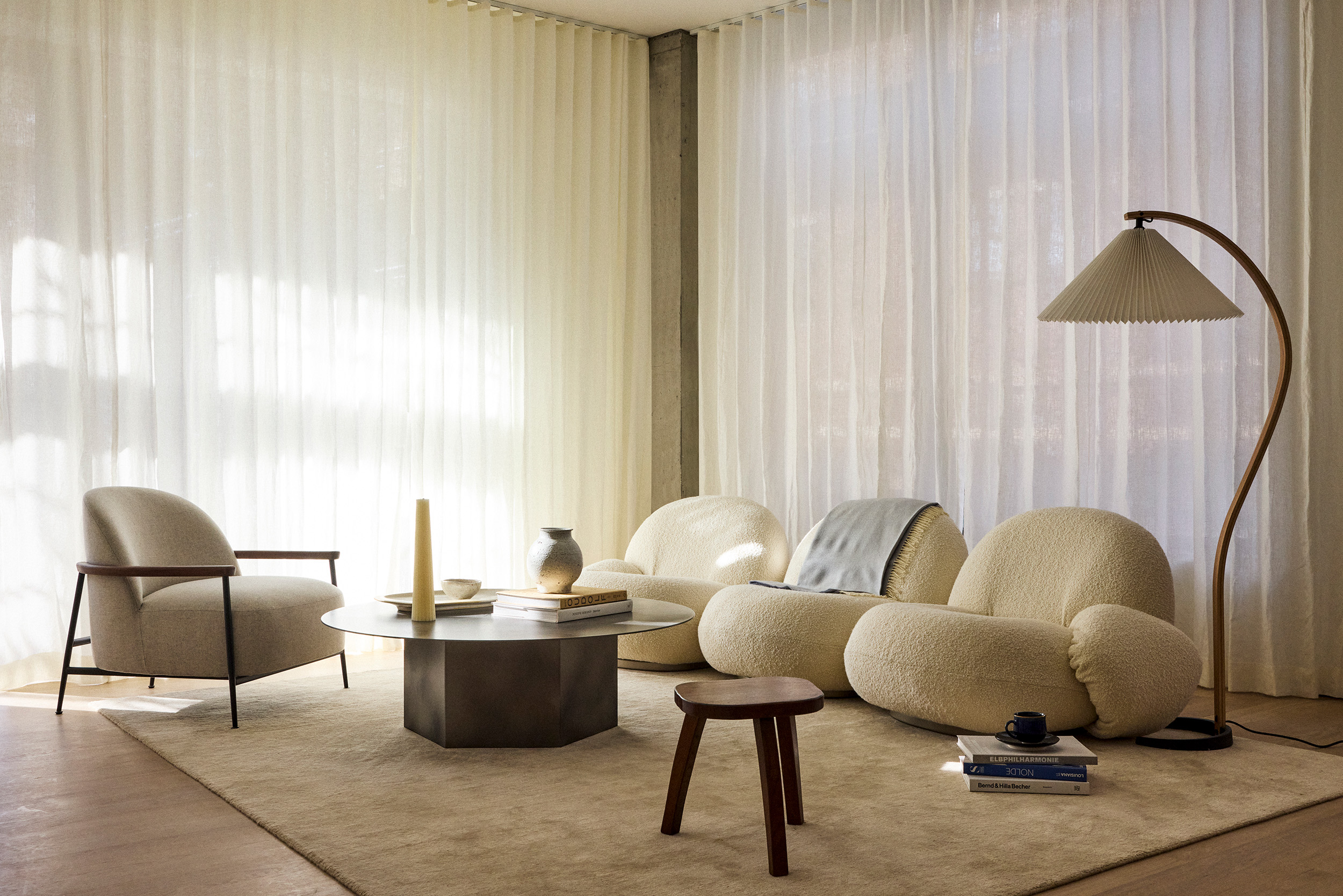 Pacha Sofa, 3 Seater with Armrests, Pearl Gold Base – Wool