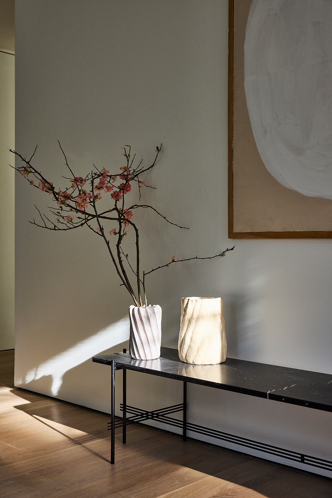 TS Console, 180x40x40, 1 Rack, Black Base – Wool