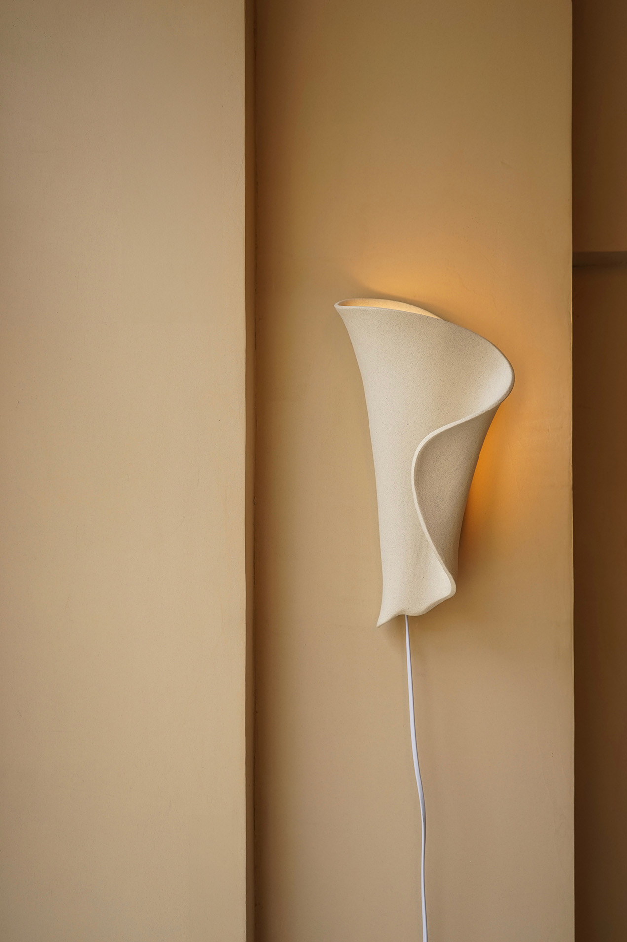 Sculptural Wall Lamp Arum, Granite – Wool
