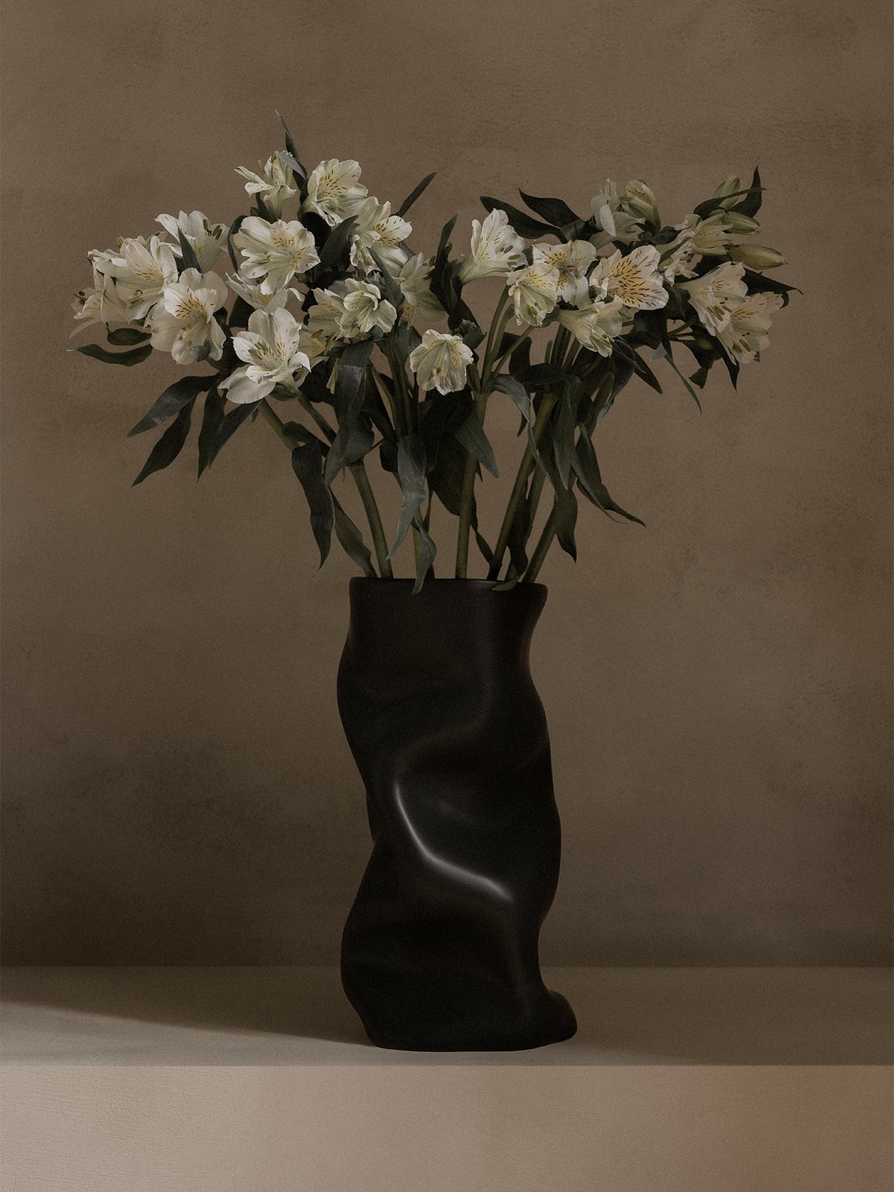Collapse Vase, Black – Wool